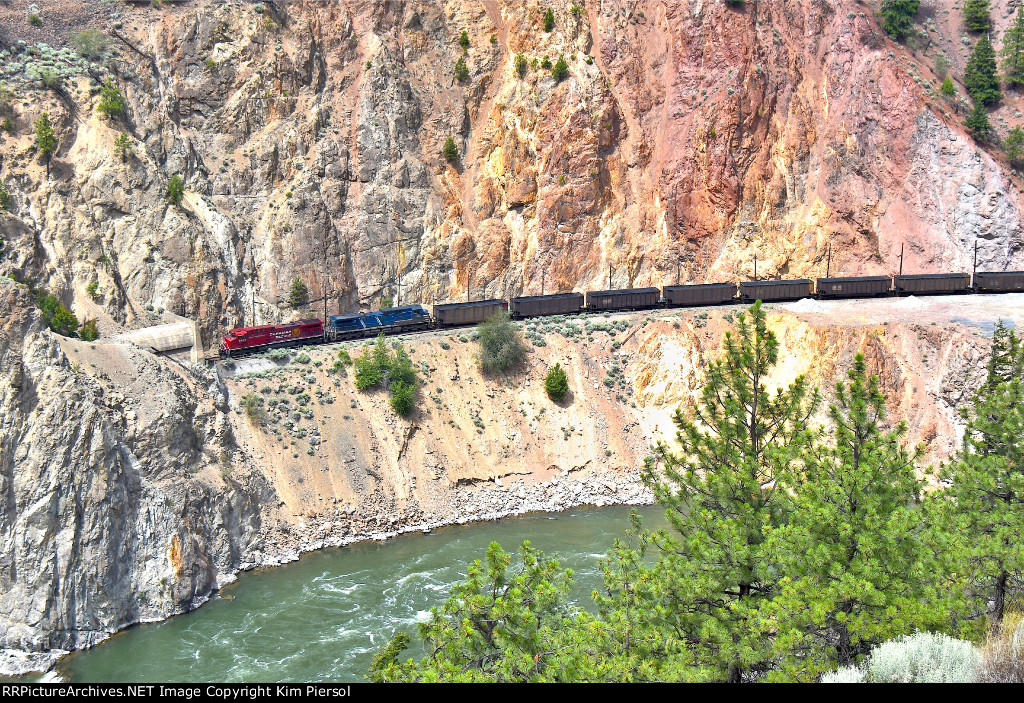 CP 8104 CEFX 1054 Coal Loads